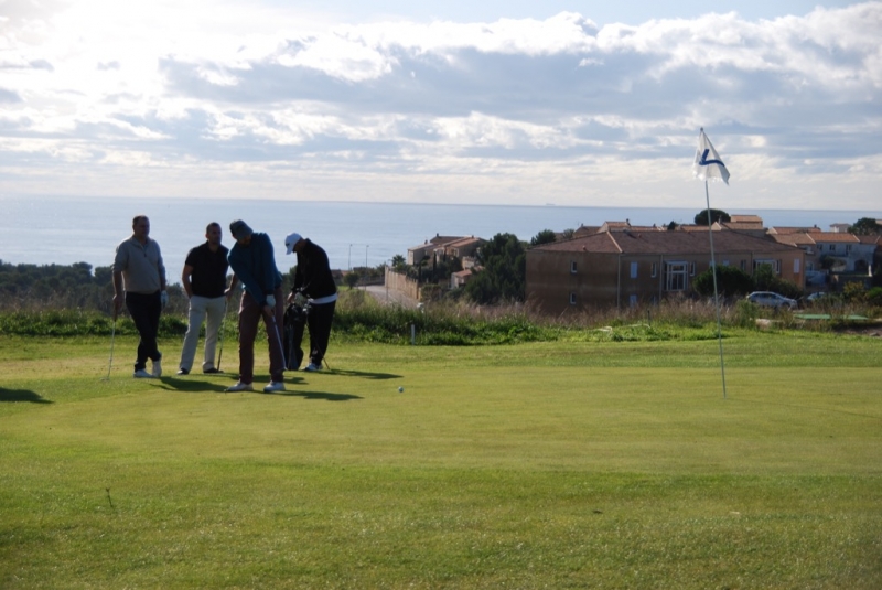 GOLF COTE BLEUE à Sausset-les-Pins Golf vue mer près de Marseille et d ...